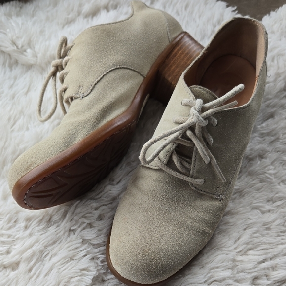 Born | Shoes | Born Mott Cream Suede Low Heel Laceup Oxford Eu 4 | Poshmark